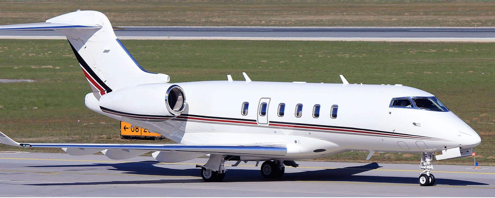 Bombardier Challenger 3500 - Super Midsize Private Jet to Charter